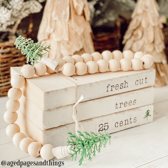 Holiday | Fresh Cut Trees Book Stack With Matching Garland | Poshmark